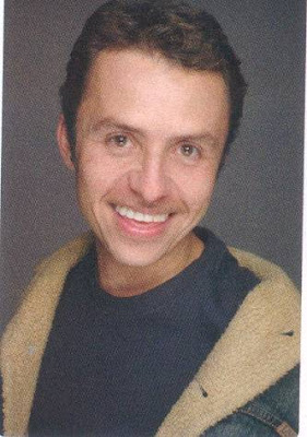 BITÁCORA TEATRAL: ACTOR - John Alex Toro